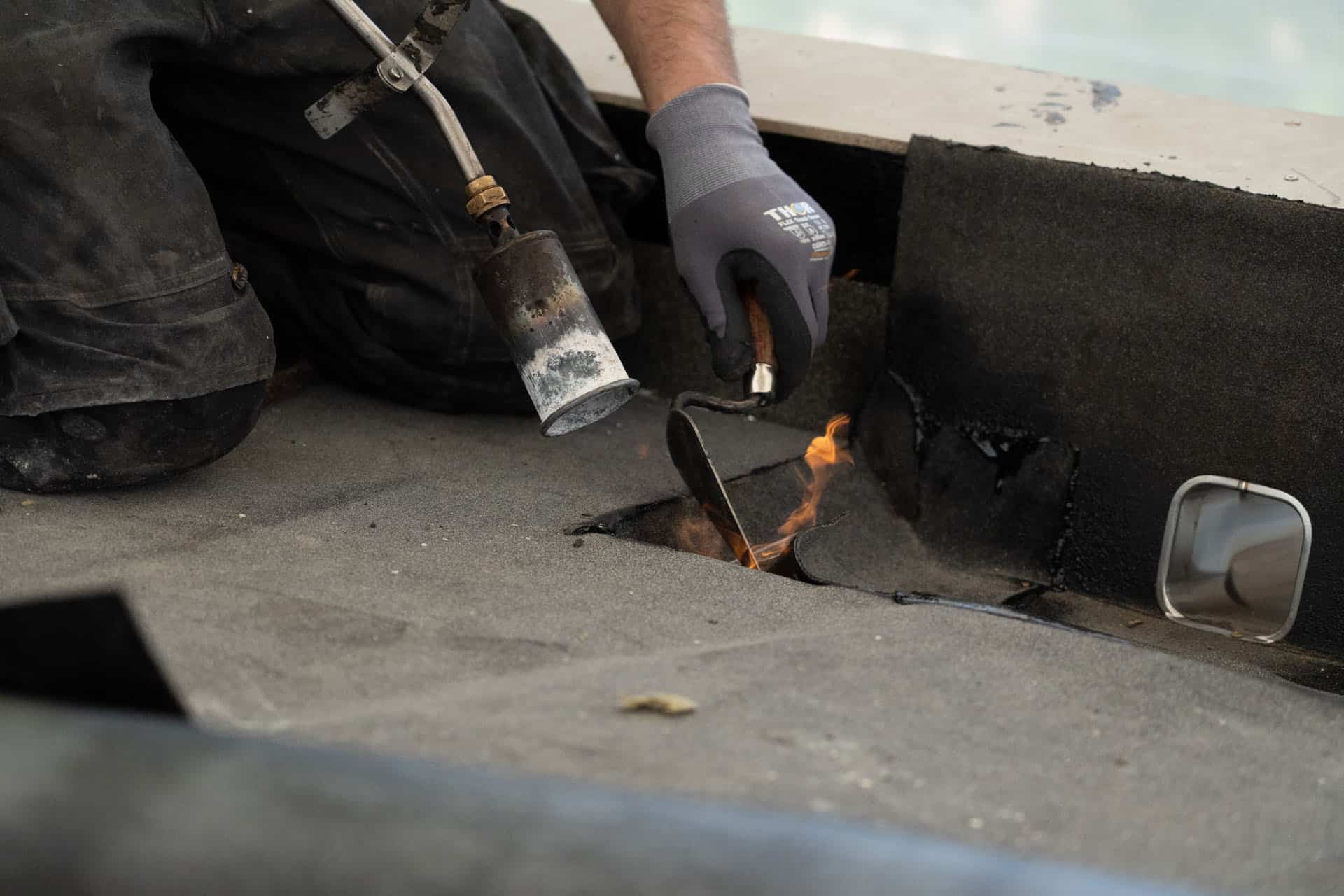 5 tegn: Kræver dit tagpap akut reparation? | Nim Tag